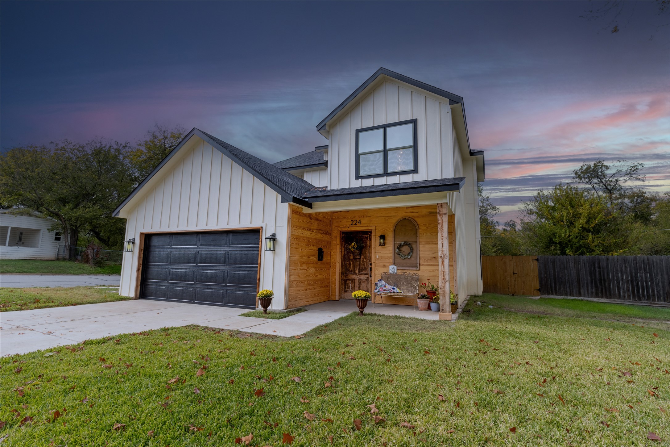 224 Live Oak Lane, Weatherford, TX 76086 | MLS 20583559| Realty Texas