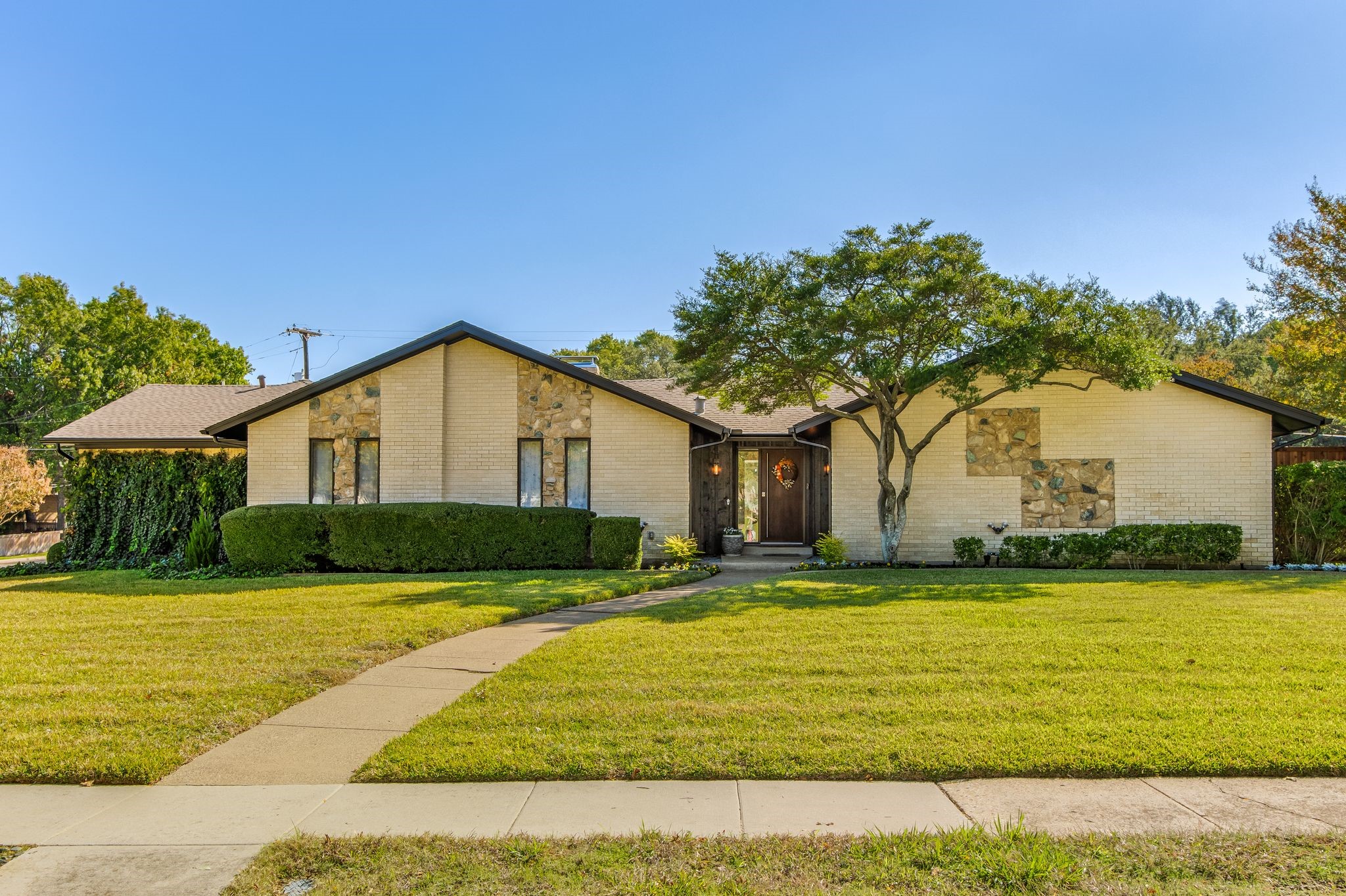 2216 Custer Parkway, Richardson, TX 75080 | MLS 20772900| Realty Texas