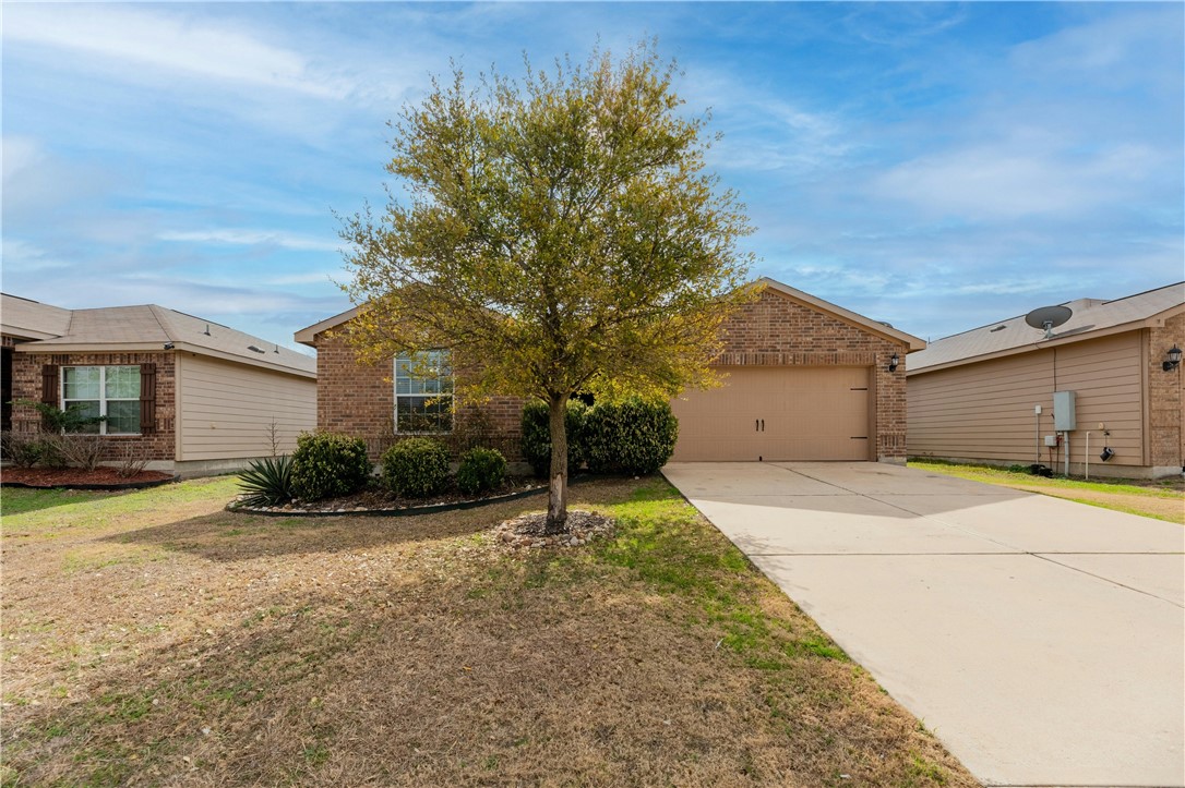 213 J E Brown Drive, Jarrell, TX 76537 | MLS 229047| Realty Texas