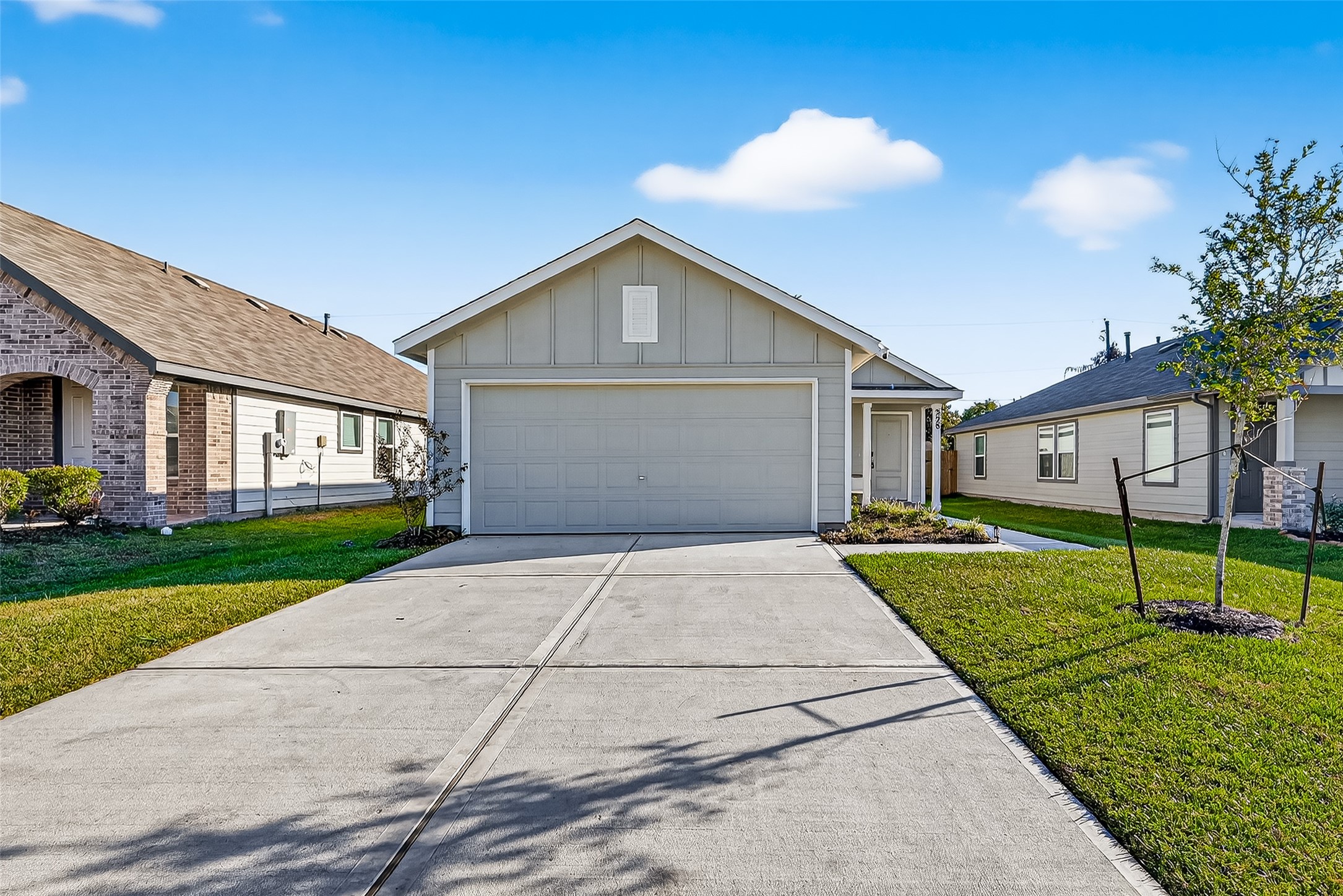 228 Laura Leigh Lane, Angleton, TX 77515 | MLS 35932612| Realty Texas