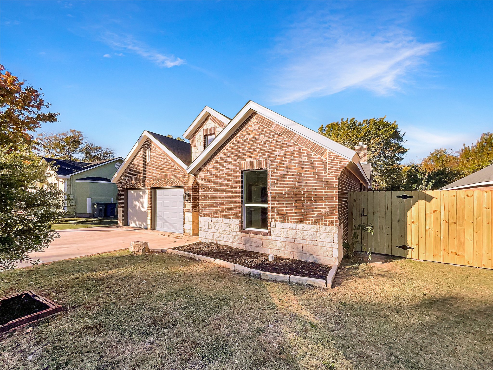 1211 Dacki Avenue, Dallas, TX 75211 | MLS 21114803| Realty Texas