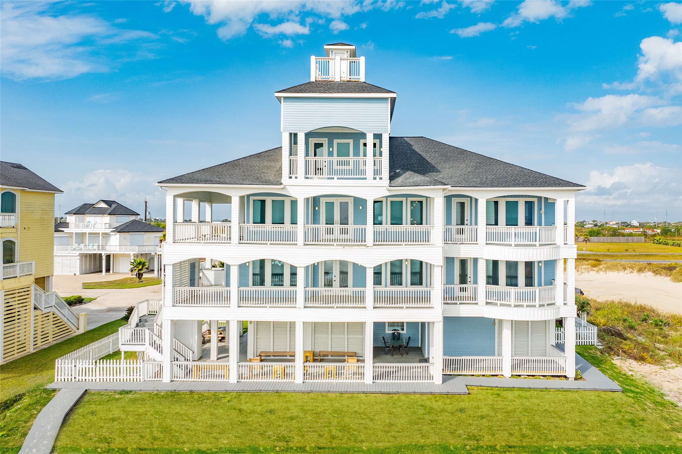 12207 Hershey Beach, Galveston, TX 77554 | MLS 98310113| Realty Texas