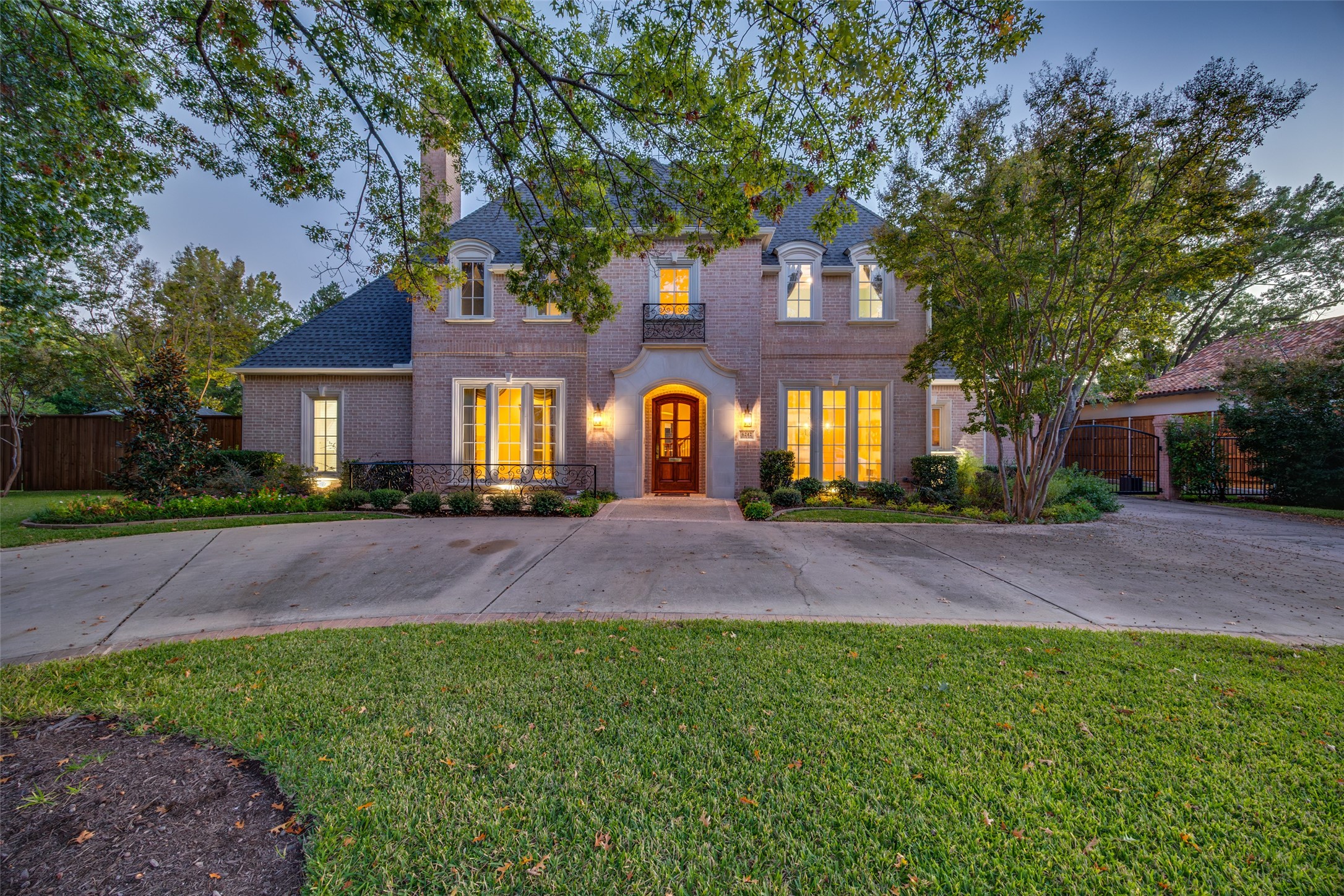 6242 Joyce Way, Dallas, TX 75225 | MLS 21119494| Realty Texas