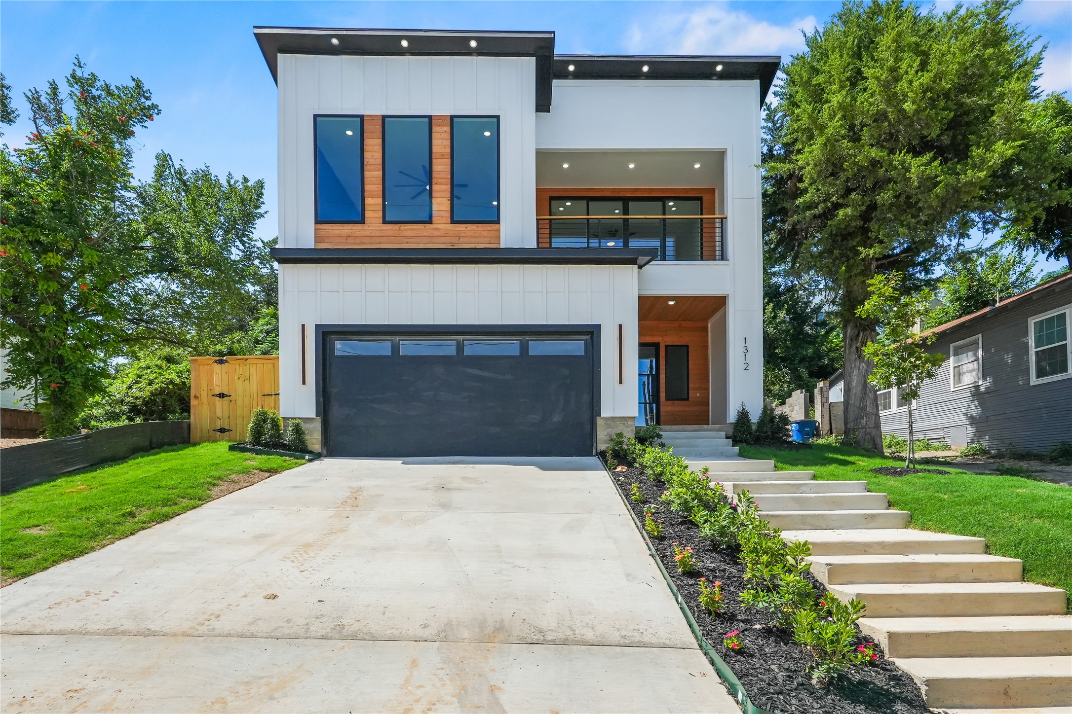 1312 Compton Street, Dallas, TX 75203 | MLS 21126746| Realty Texas