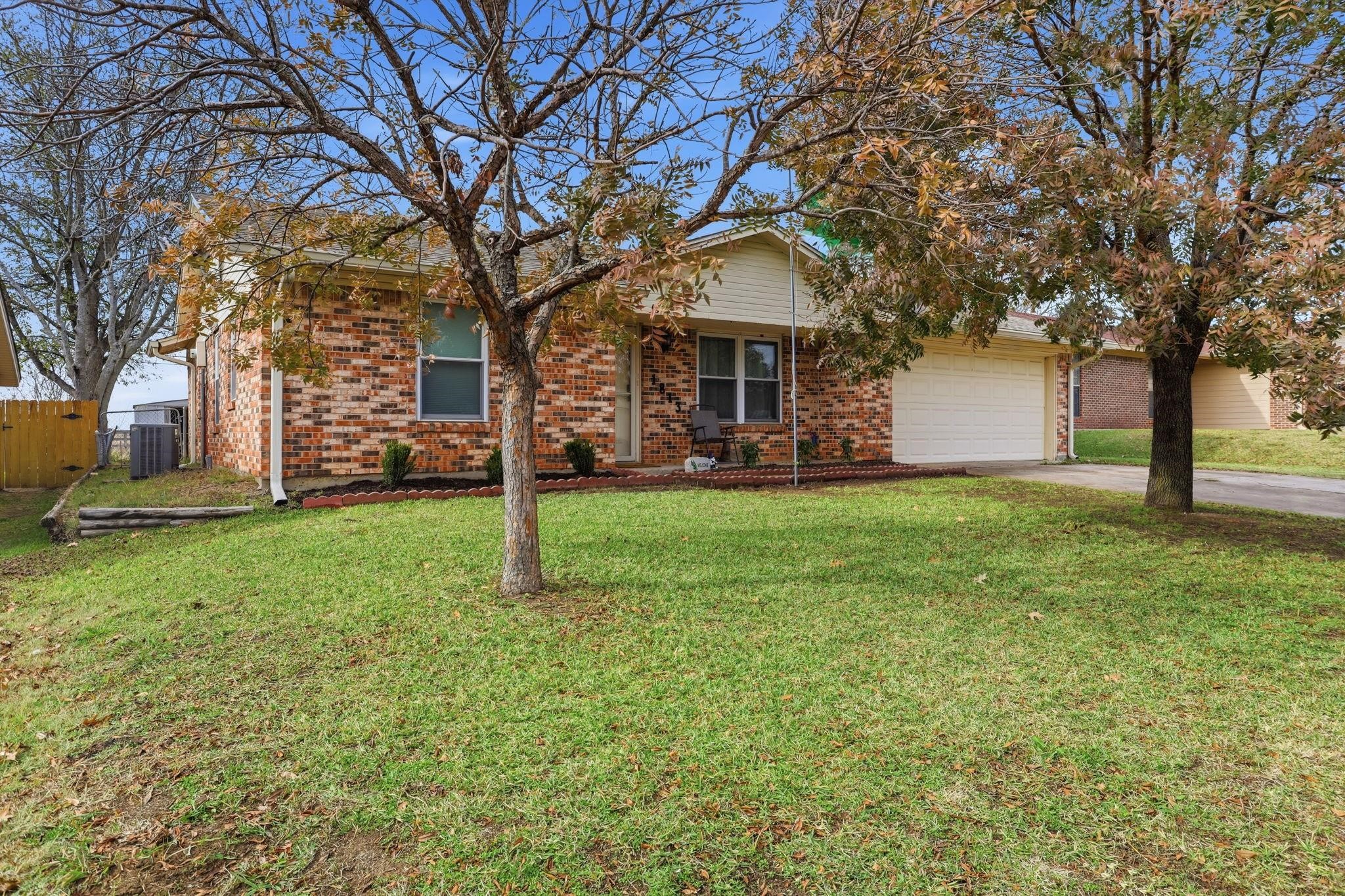 Pending: 111 Shady Oaks Drive, Palestine, TX, 75803 for $175,000 ...