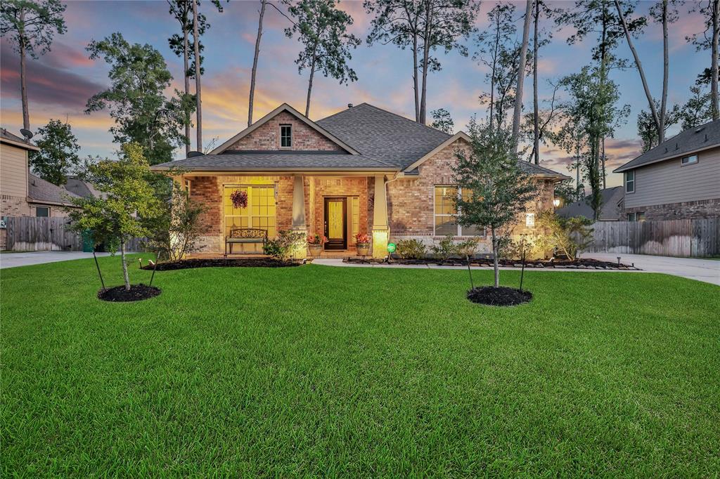 572 Stephen F Austin Drive, Conroe, TX 77302 | MLS 17524672| Realty Texas